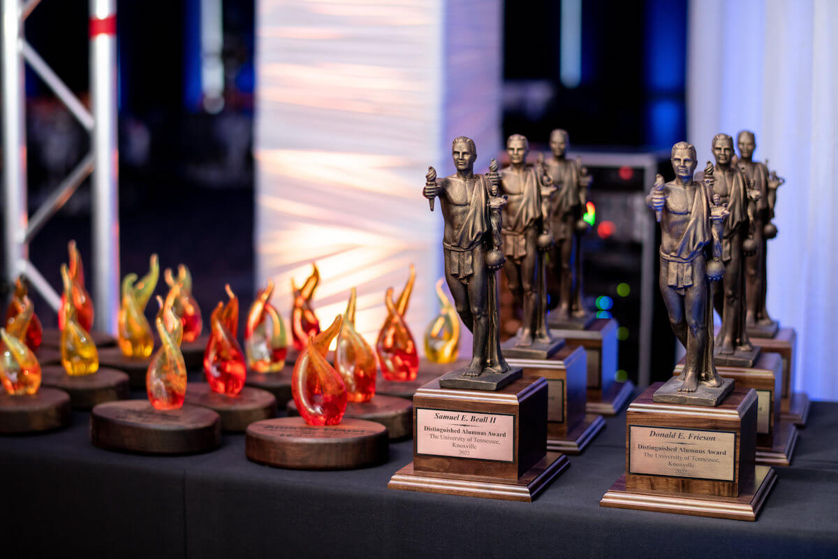 UTK Alumni Association honors three law alumni - Winston College of Law