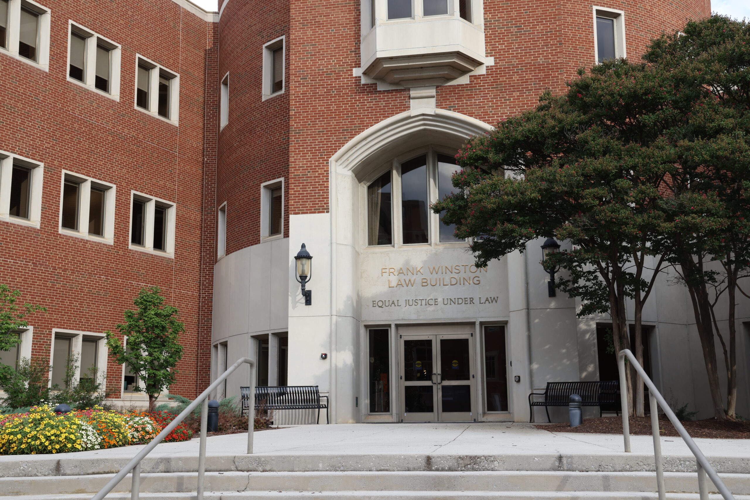 $1 Million Pledge from Tennessee Law Firm Supports Scholarships at ...